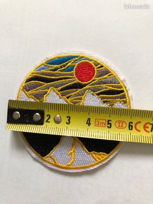 écusson patch brodé montagne neuf - Collection