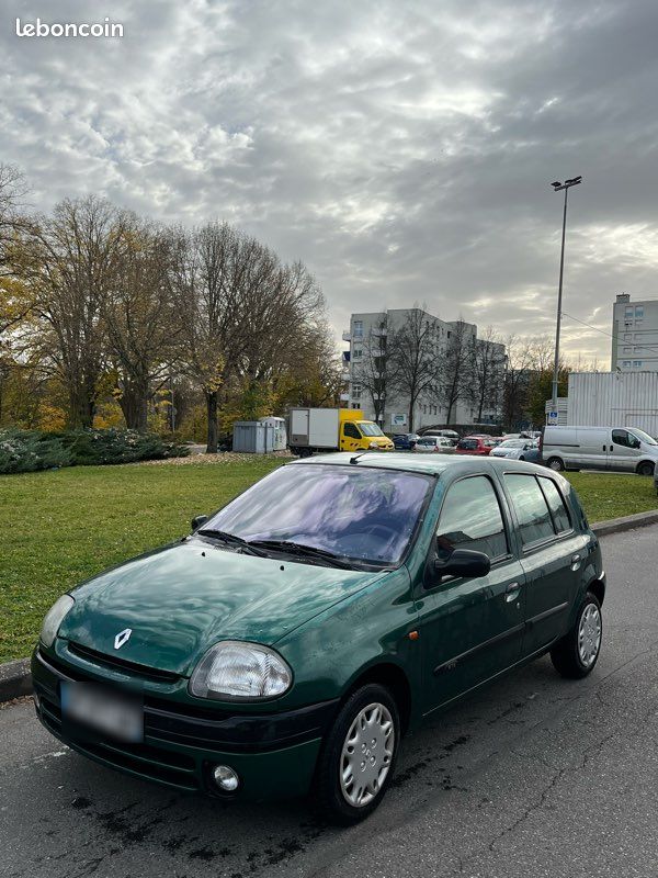 Renault Clio - Voitures