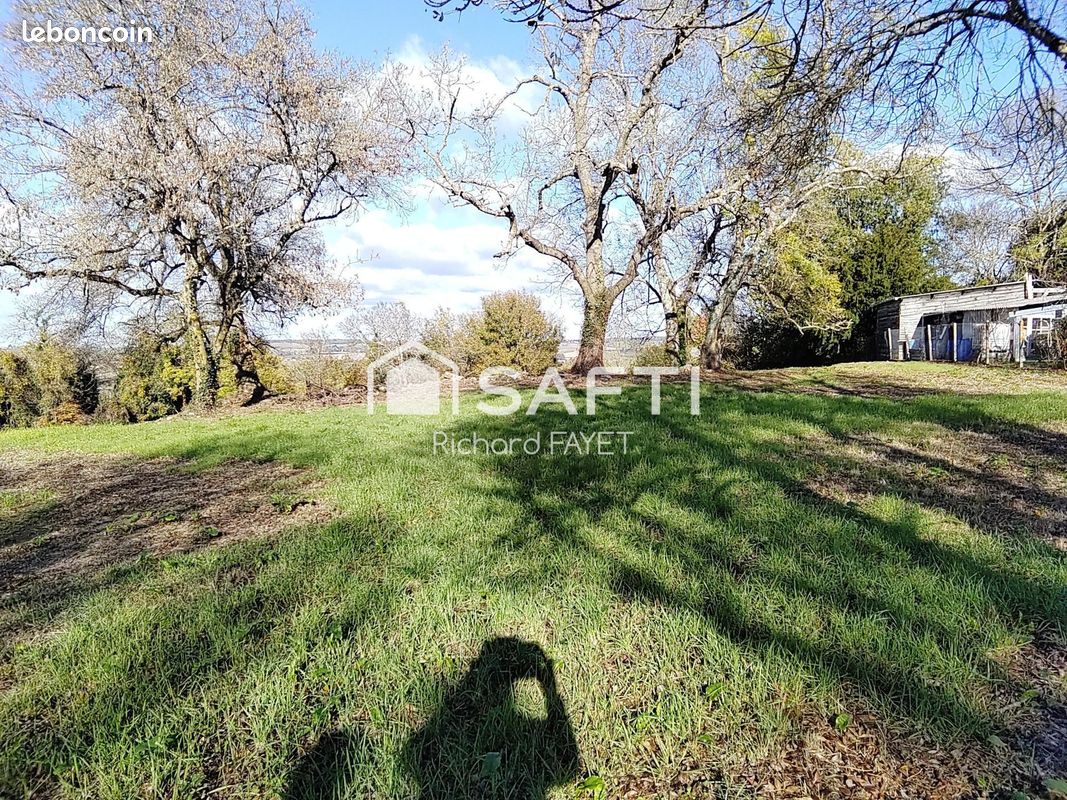Terrain 1022 m² SAINT-BONNET-SUR-GIRONDE - Ventes immobilières