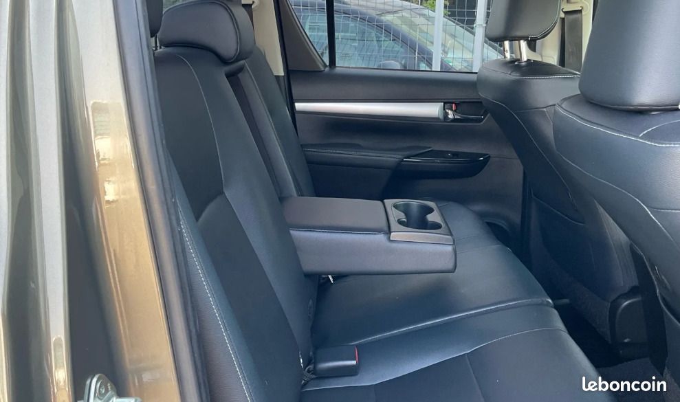 Toyota Hilux IV 4WD 2.8 D-4D 204 DOUBLE CABINE - Voitures