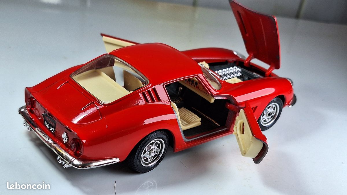 Voiture miniature Collection Ferrari 275 GTB4 Burago 1/24 - Collection