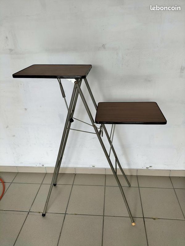 TABLE de PROJECTION pliante avec 2 tablettes - DVD - Films