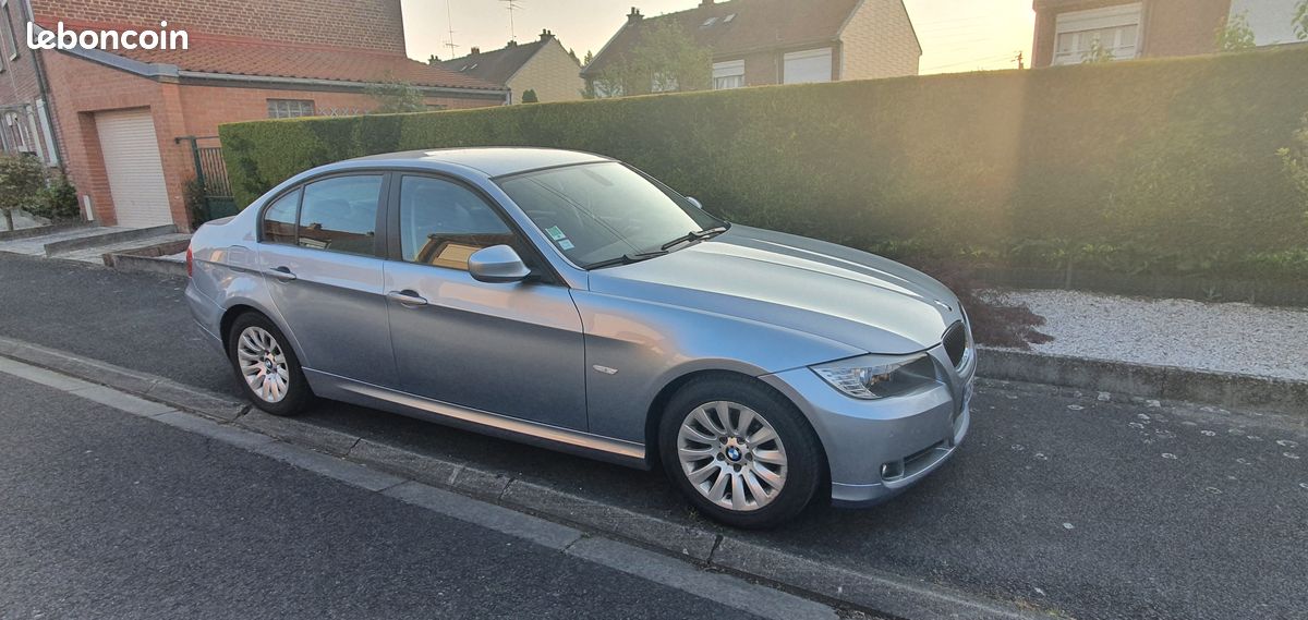 BMW E90 - 120 000km - Voitures