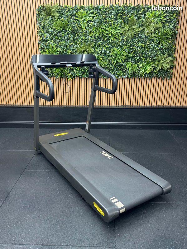 Tapis de course - Technogym MYRUN Cosmo Noir - Sport & Plein air