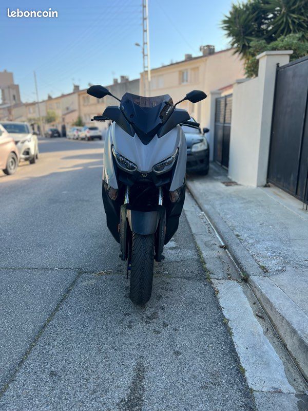 Yamaha xmax 125 icone grey - Motos