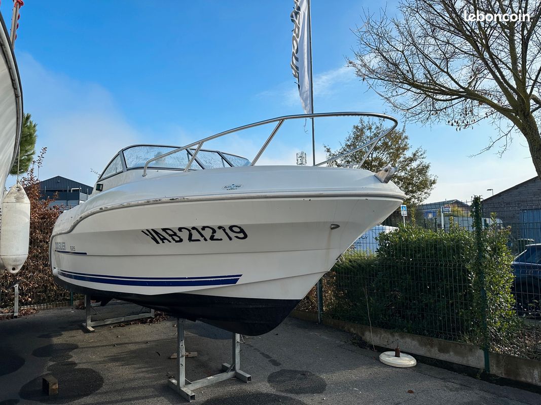 Quicksilver activ 625 cruiser + 135 cv mercruiser 4t - Nautisme