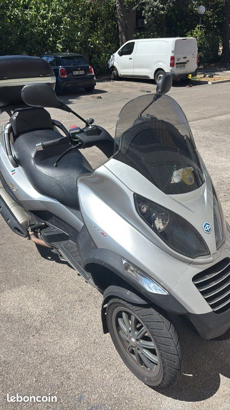 MP3 400 ie - Motos
