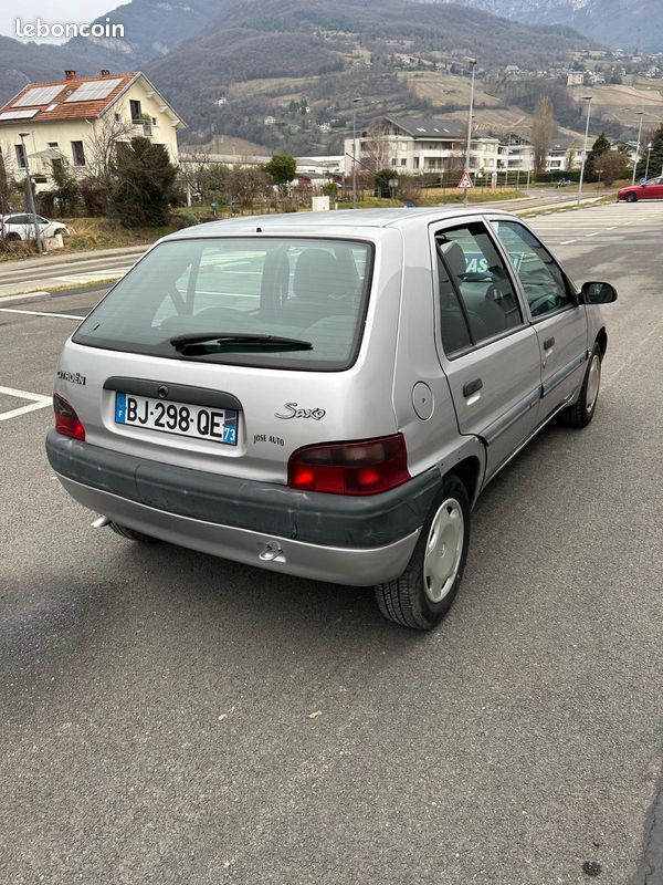 Citroën saxo 1.4 essence - Voitures