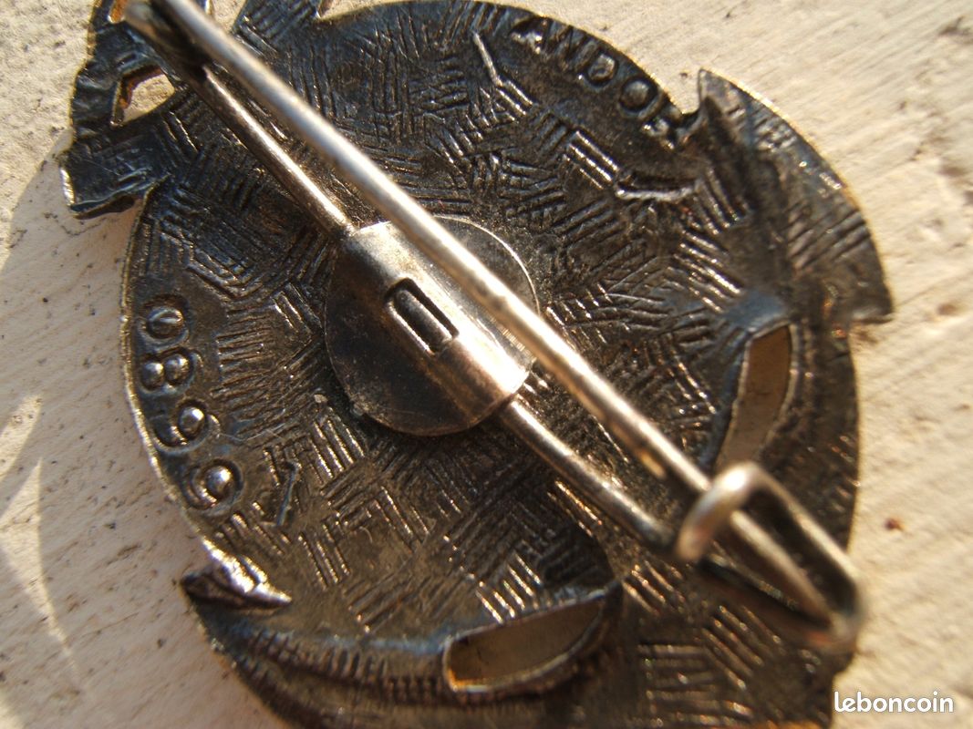 Lot de 2 INSIGNES MILITAIRES - 3e et 4e RIMA REGIMENT D'INFANTERIE DE MARINE - DRAGO et ANDOR ...