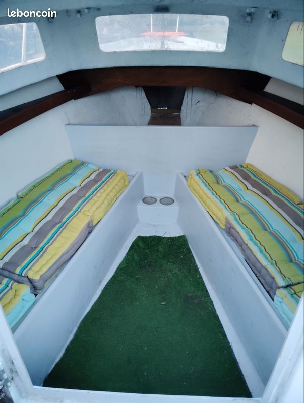 Bateau cabine sans permis sort du concessionnaire - Nautisme