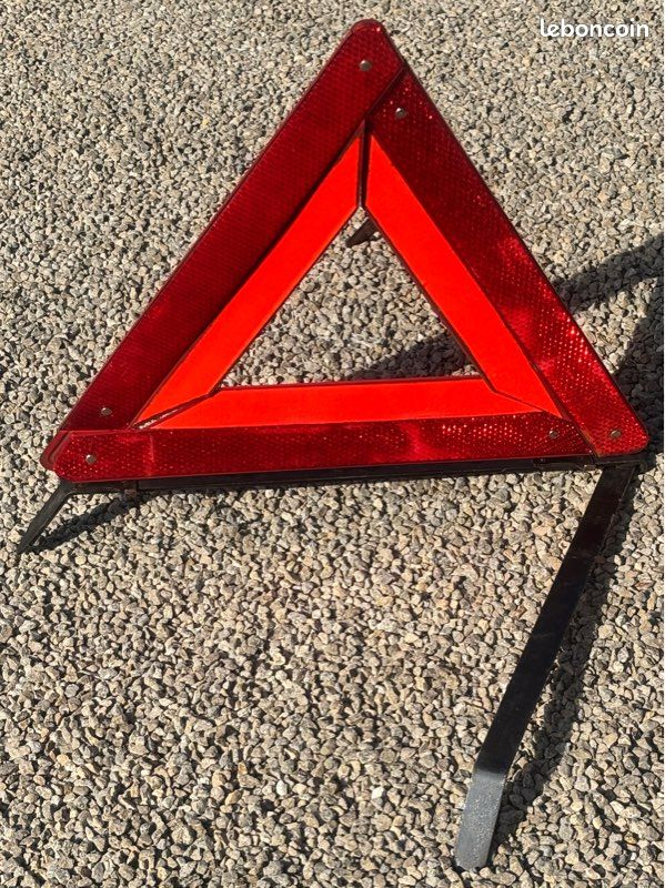 Triangle de signalisation routière - Équipement auto