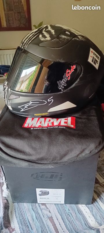 Casque hjc punisher Marvel xl signé par Johann zarco - Équipement moto