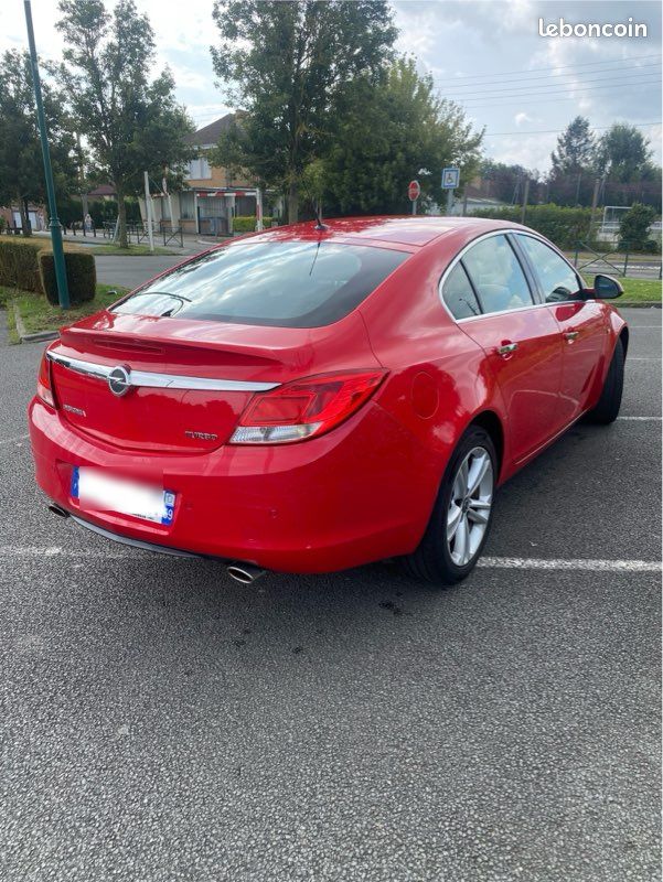 Opel Insignia 220cv - Voitures