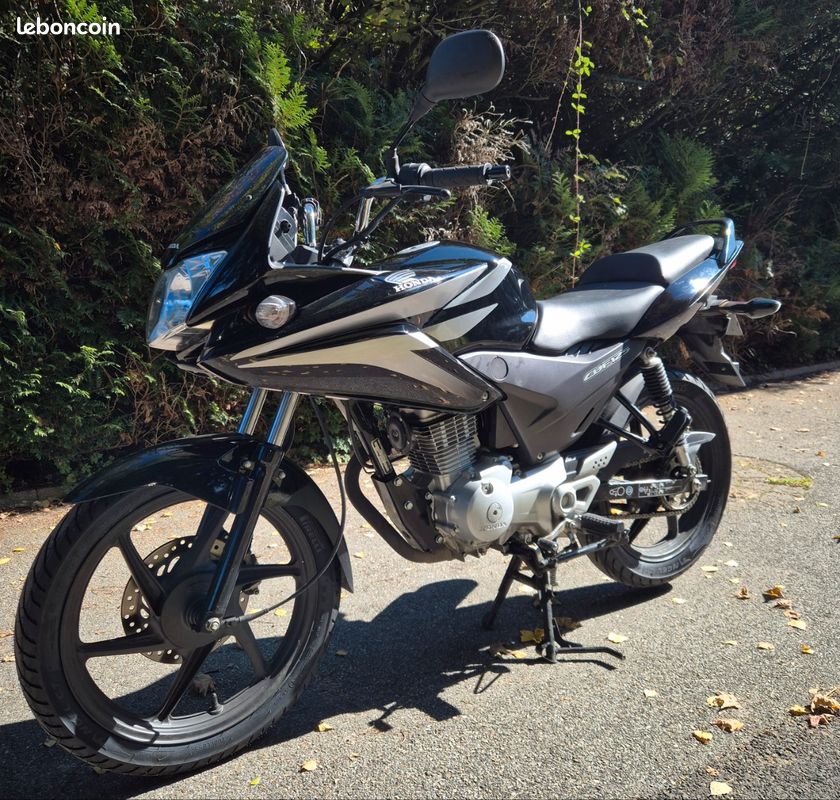Honda CBF 125 - Motos