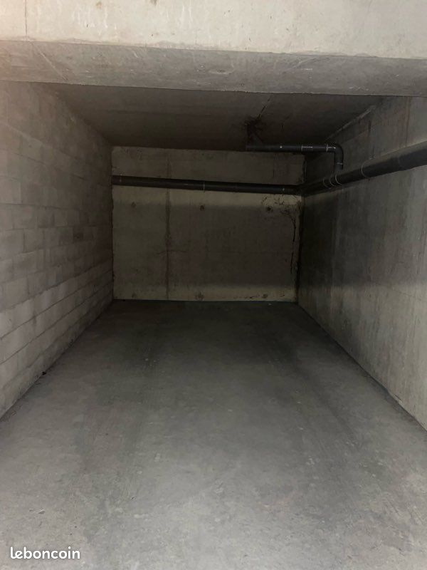 Location très grand Garage box double 35 m2 avec caméra - Locations