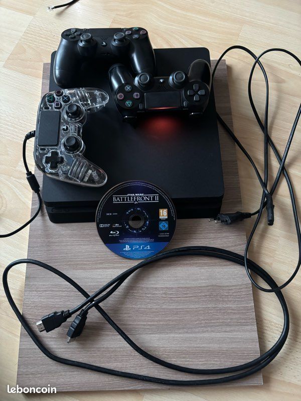 PS4 + 3 manettes + jeu - Consoles