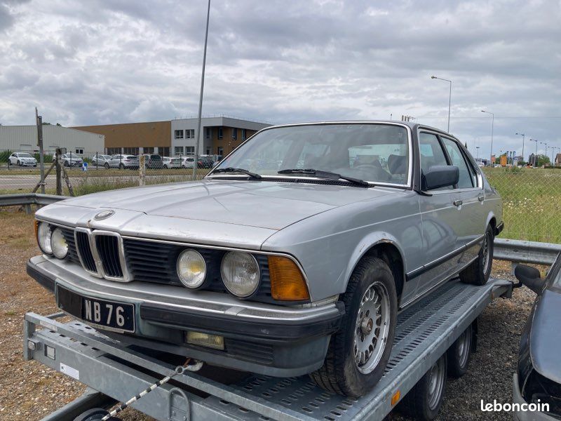 Bmw 735 i sortie grange - Voitures