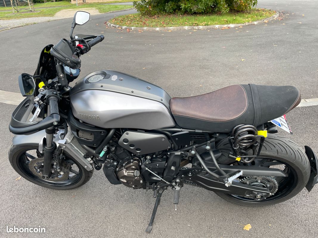 XSR 700 Yamaha Café Racer - Motos