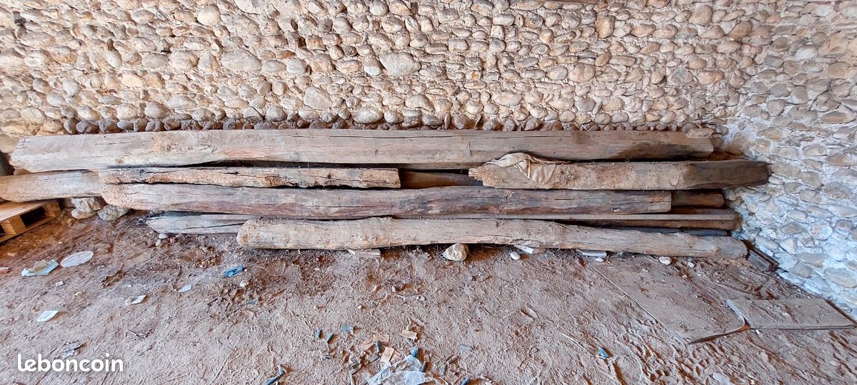 Poutres de charpente - BTP - Chantier gros-oeuvre