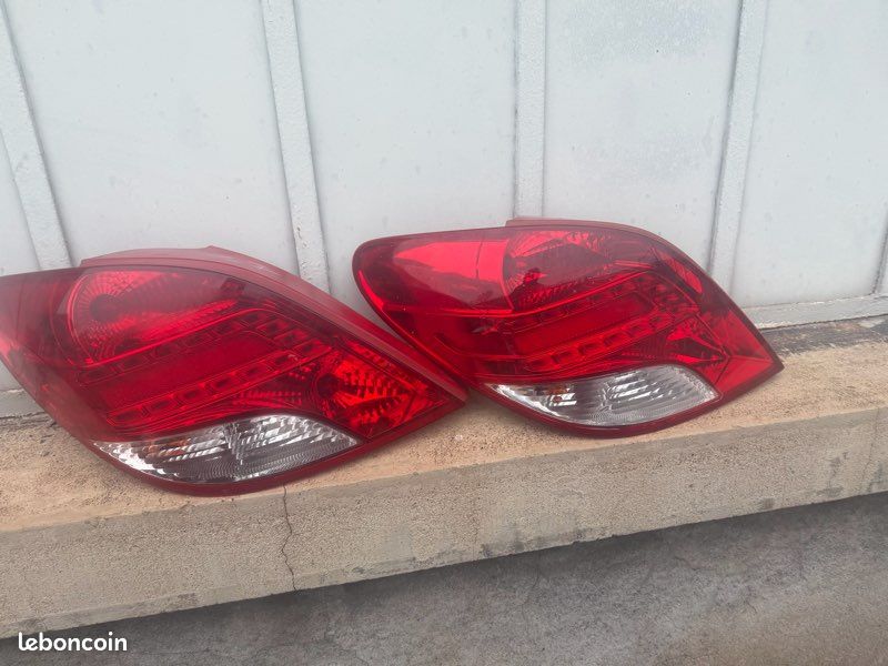 Feu arrière gauche 207 phase 2 - Équipement auto