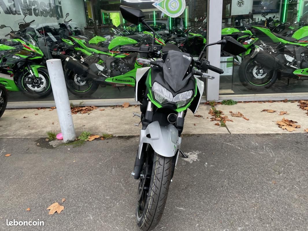 Kawasaki Ze-1 125 cm3 - Motos