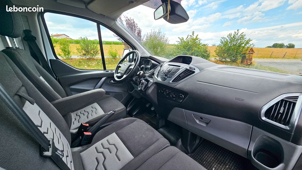 Van aménagé Ford Transit Custom L2H1 - Caravaning