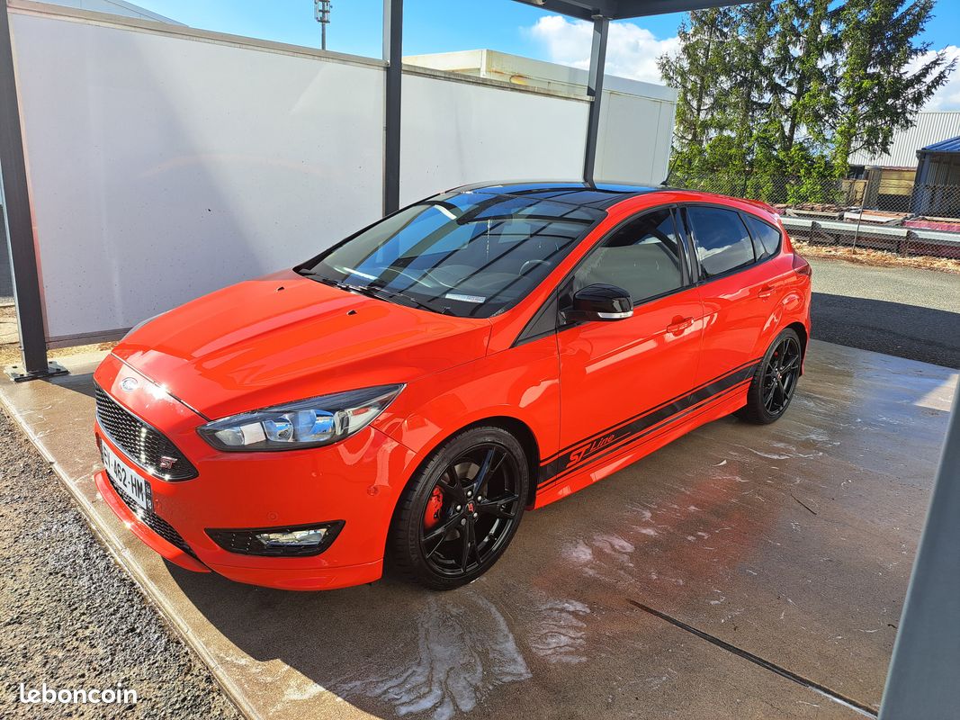 Ford focus st line red edition - Voitures