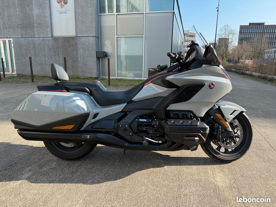 Honda GL 1800 GOLDWING BAGGER DCT - Motos