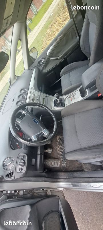 Ford S-MAX 1.8 TDCI 125 TITANIUM 7PL - Voitures