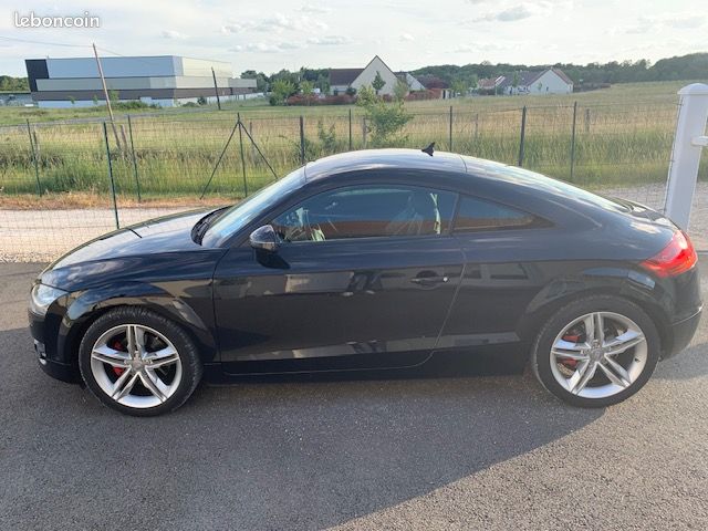 Audi TT Noire 2.0L TFsi - Voitures