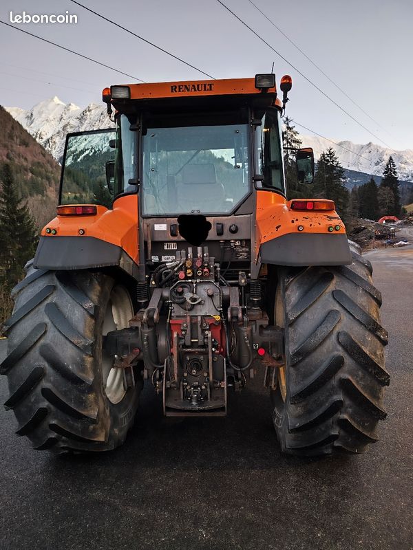Vends tracteur Renault ares 710 RZ - Matériel agricole