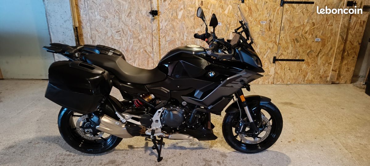 BMW - F900 XR Triple Black – Full Options - Motos