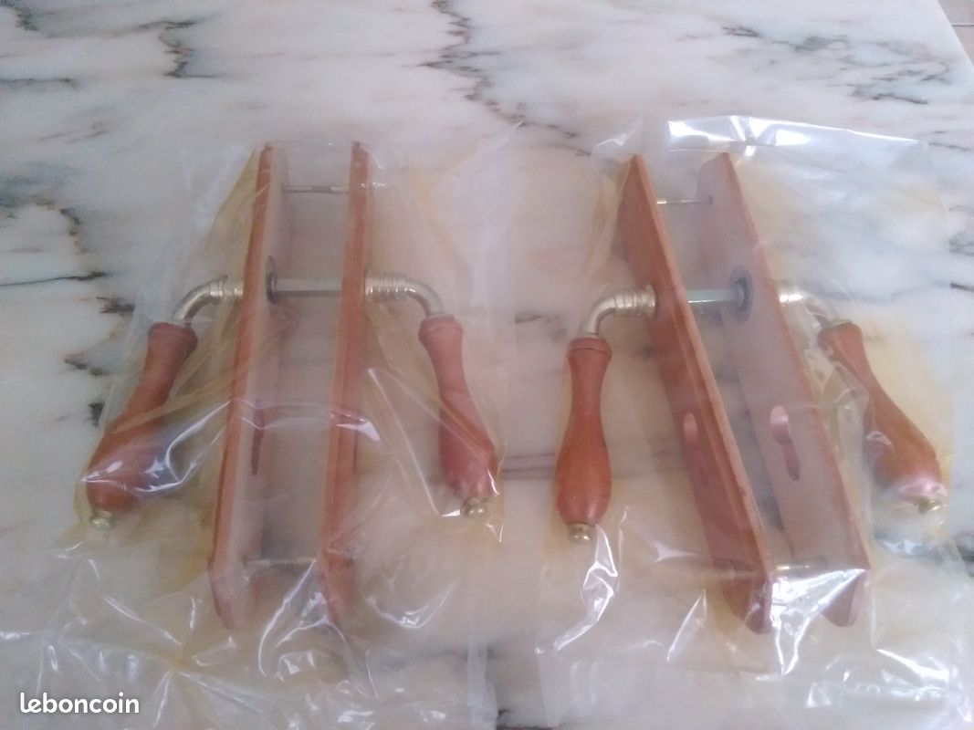 Poignées en bois pour porte - Bricolage
