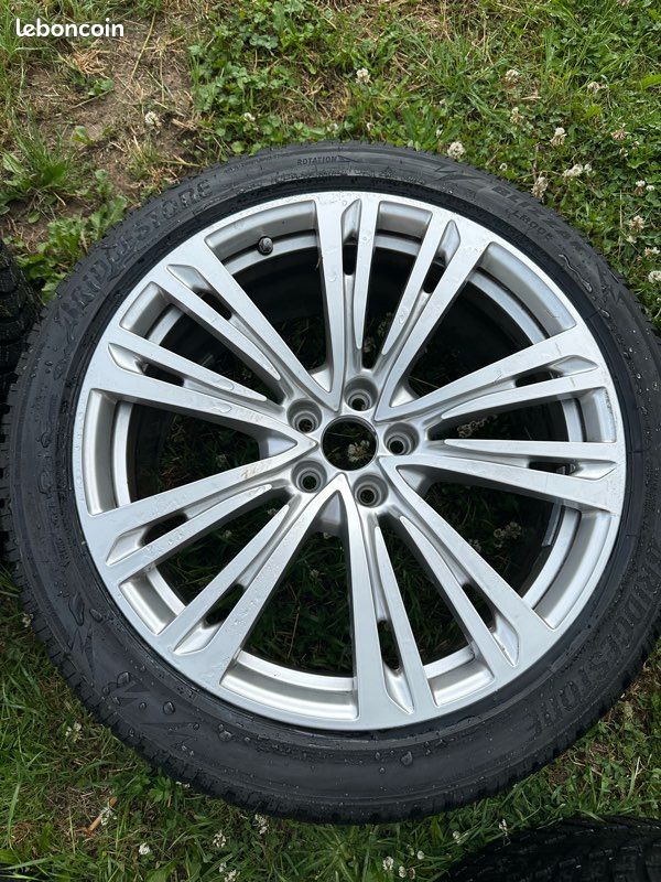 Jantes Audi s8 pneus neige neufs - Équipement auto