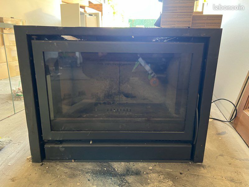 Foyer de chemine bois très bon état - Bricolage