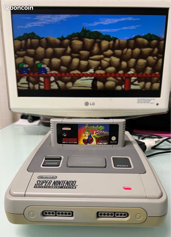 Super Nintendo SNES + 1 manette + le jeu Lemmings - Consoles