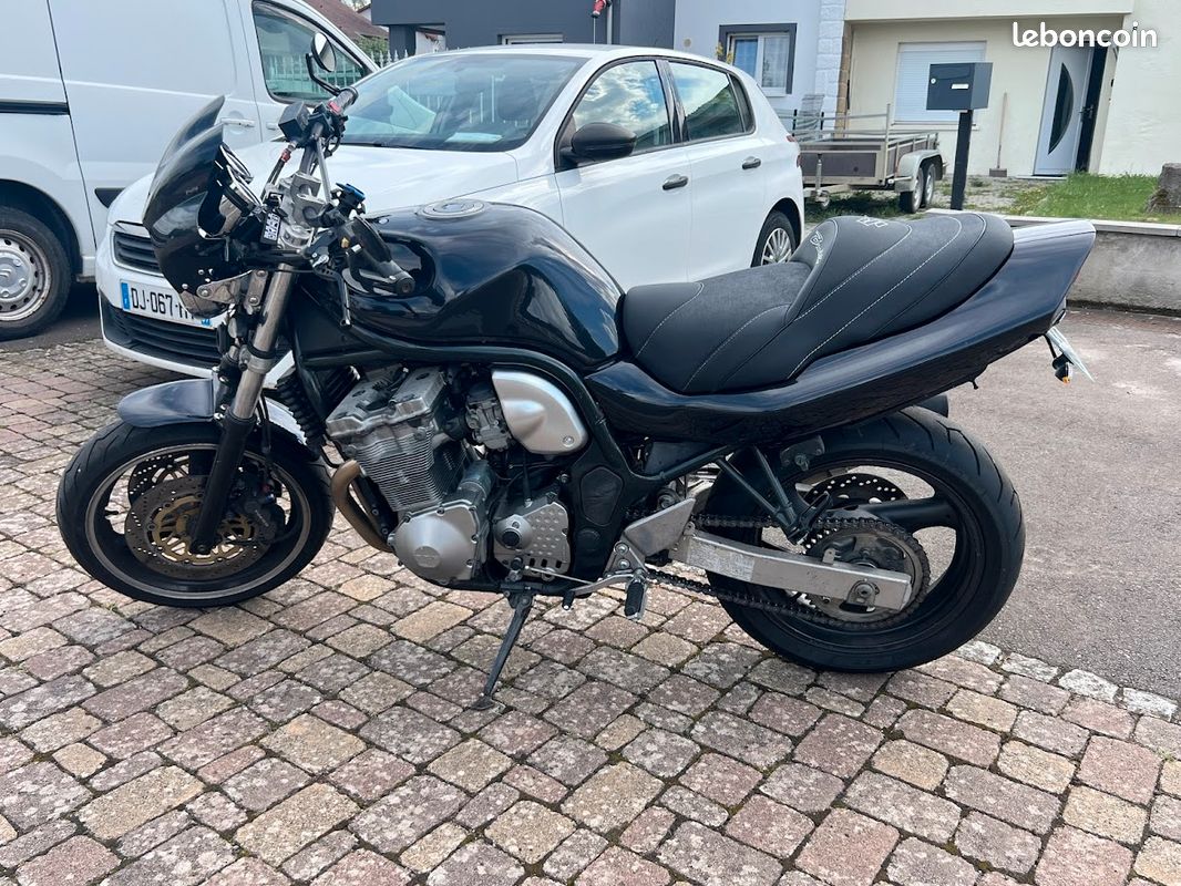Suzuki Bandit 600 - Motos