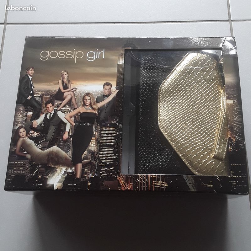 Coffret gossip girl , integrale 6 saisons dvd , collector sac a main ...