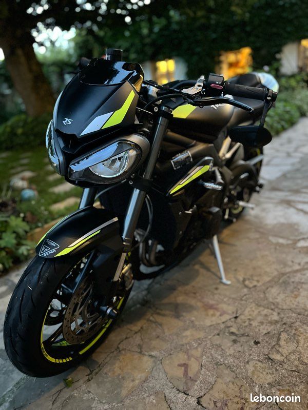 Triumph street triple 765 RS - Motos