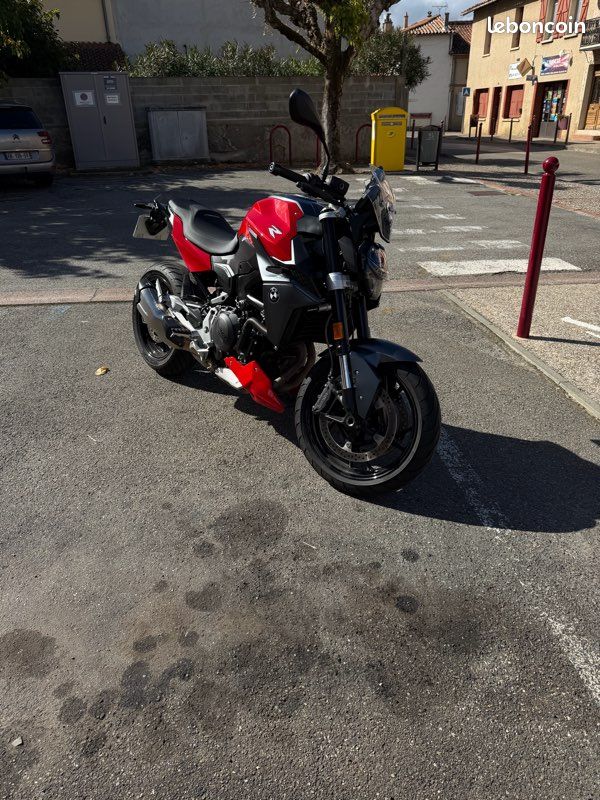 BMW F900 R – Première main – A2 – Nombreuses options - Motos