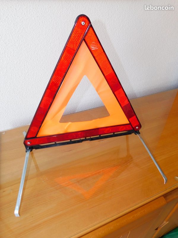 Triangle de signalisation - Équipement auto