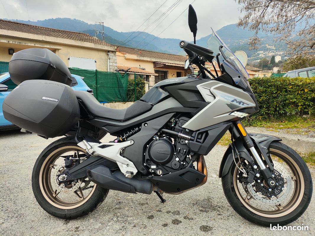 Vend MT700 de cfmoto - Motos