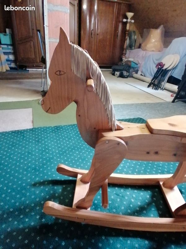 Cheval à bascule en bois - Jeux & Jouets
