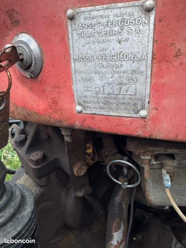 Tracteurs Massey Ferguson 835 - Tracteurs