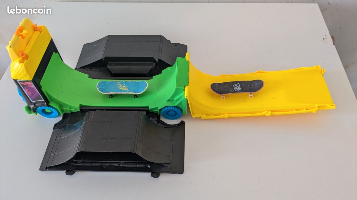 Skate Park tony hawk + 2 mini skates - Jeux & Jouets