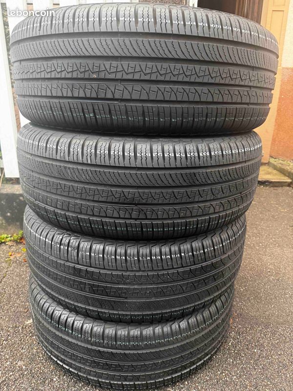 4 Pneus Hiver Pirelli 255/55 R 20 proche du neuf ️ - Équipement auto
