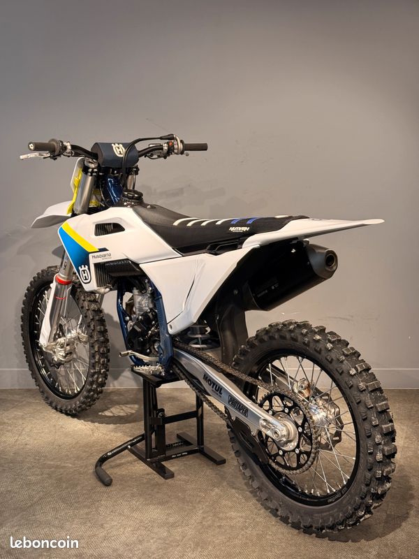 [PRO] HUSQVARNA 250 FC 2025 à partir de 125e/mois - Motos
