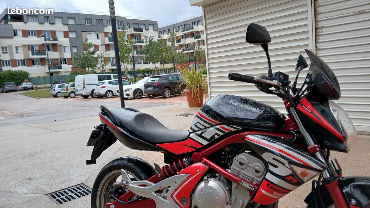 Kawasaki er6 - Motos