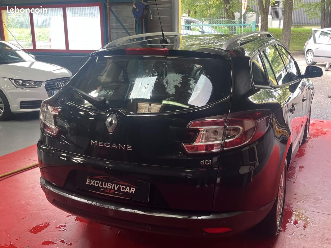 Renault Mégane III (B95) 1.5 dCi 110ch FAP Carminat TomTom eco² Euro5 ...