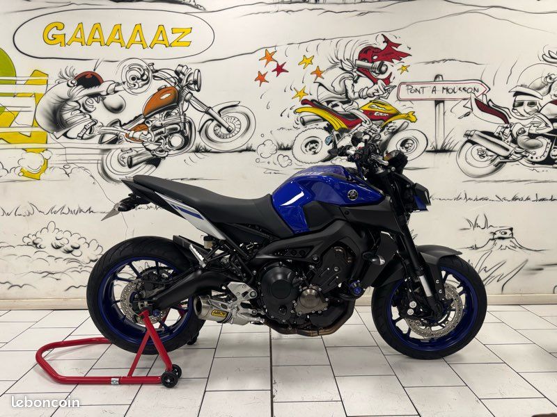 Yamaha MT09 / MT 09 équipée - Motos